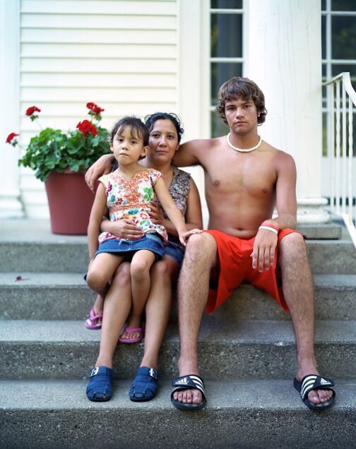 Touching Strangers (33 photos)