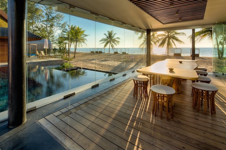 Modern Beach Villas Inspired by the Waves of the Ocean
